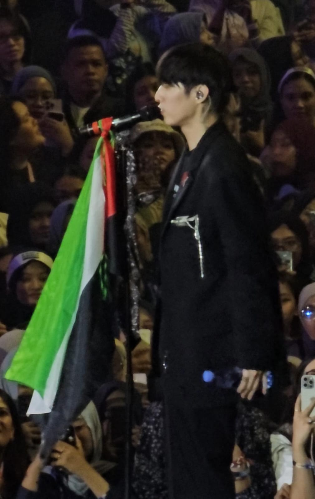 Inside eaJ “The 1/9 Tour” Jakarta Concert: Where Music, Empathy, and ...